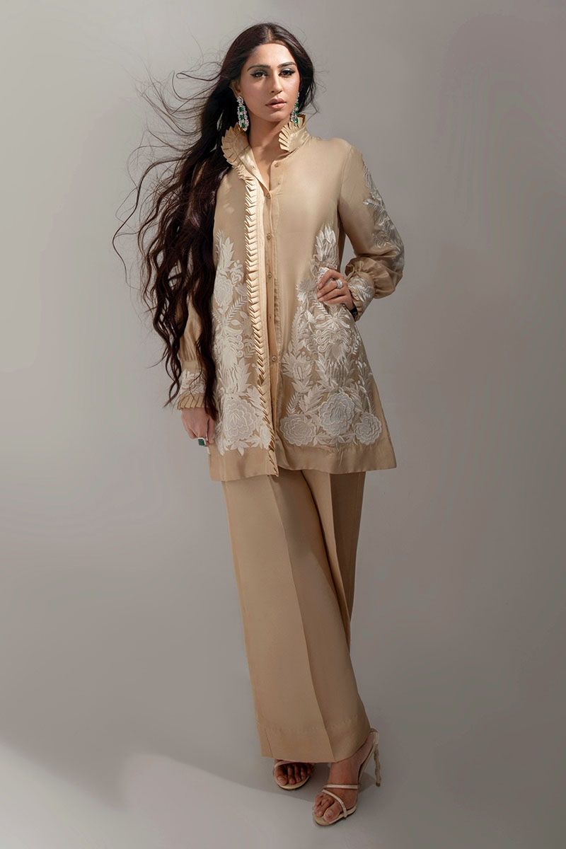 White Rose | Komal Nasir